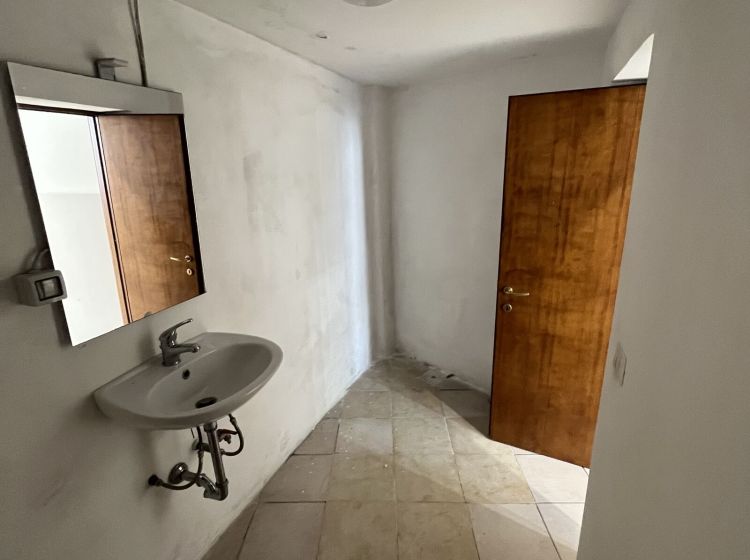 Negozio in vendita, via Ottavio Assarotti 2c, Monte Mario, Roma