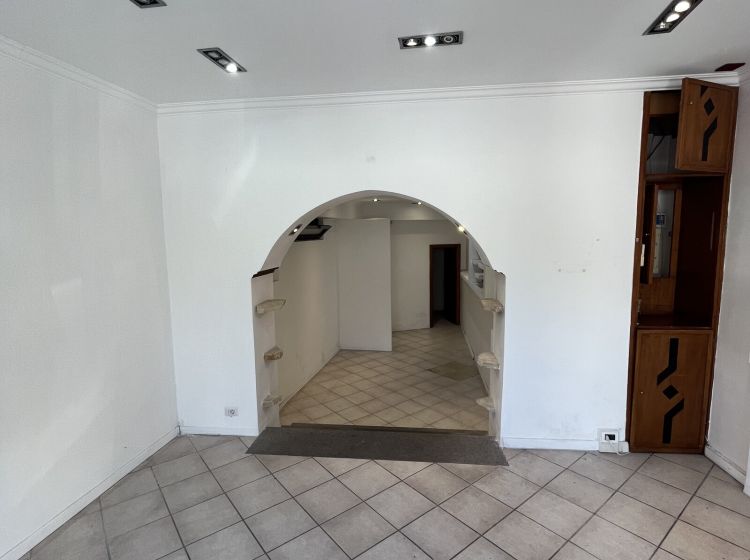 Negozio in vendita, via Ottavio Assarotti 2c, Monte Mario, Roma